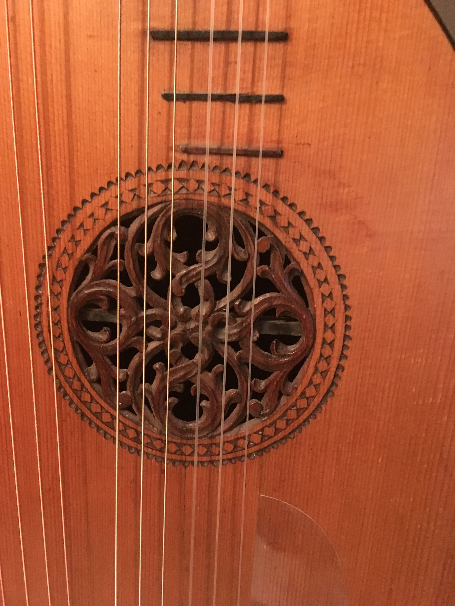 lute guitar rose – Eric shull Portland luthier